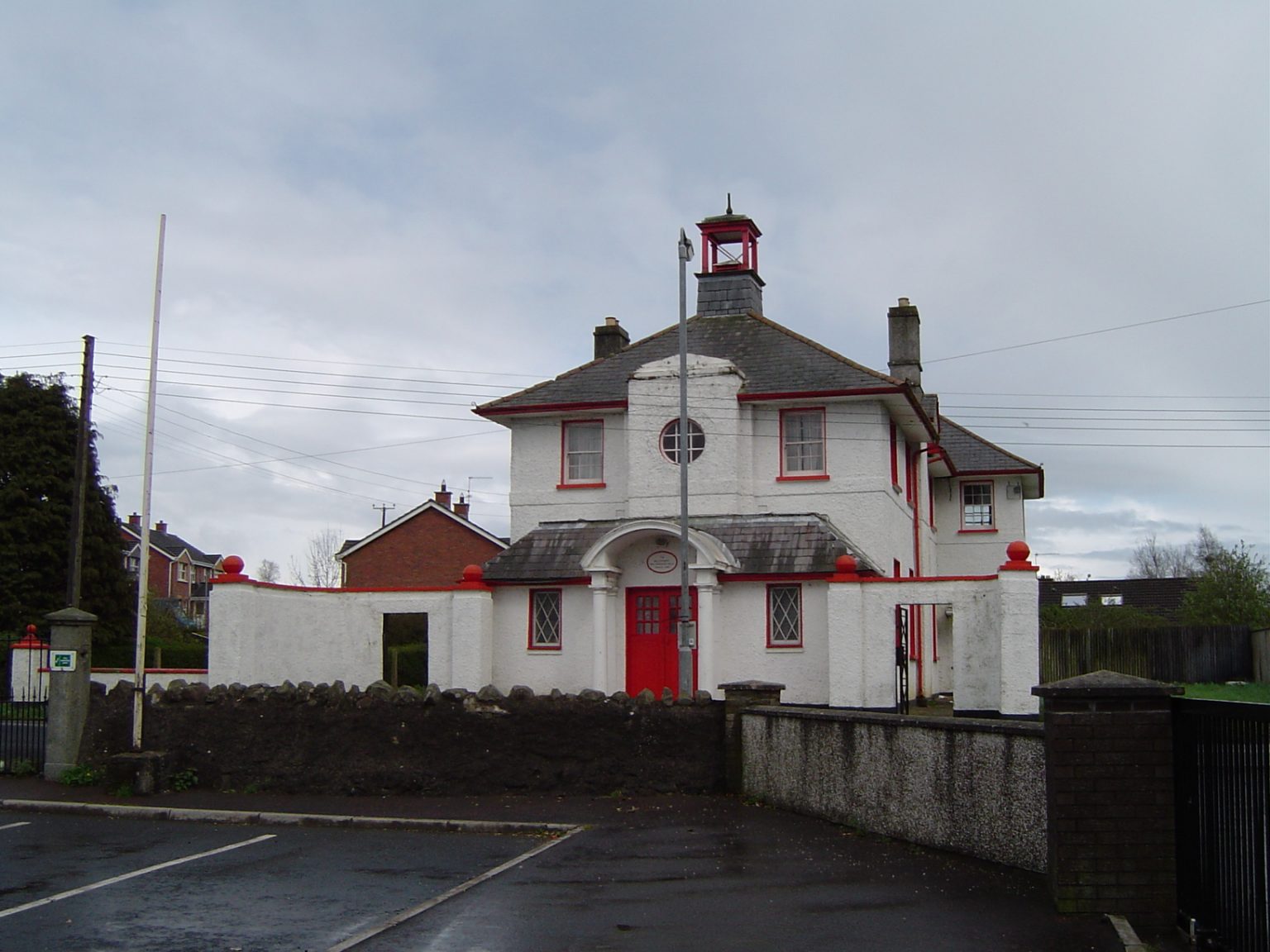 BALLINDERRY, Co. Antrim – War Memorials in the north of Ireland